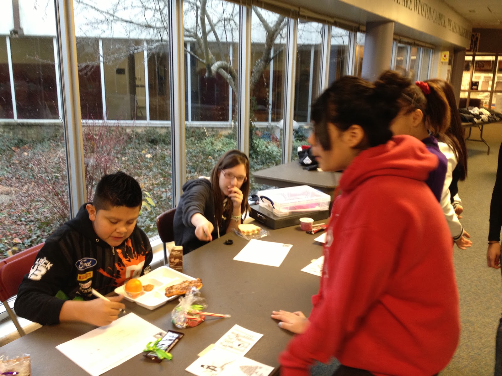 English Confronting Modernity: Becoming Citizens of the World